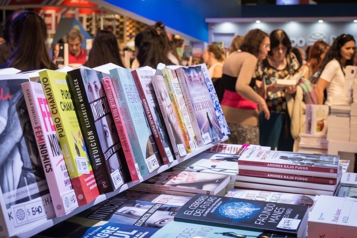 La Feria Internacional del Libro 2022 abre sus puertas a plena presencialidad - EL DEBATE