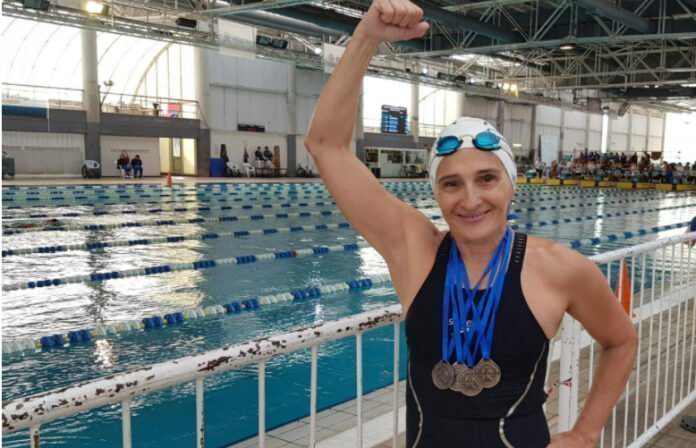 Nuevo Récord provincial: la nadadora zarateña Ana María Escutia logró ...