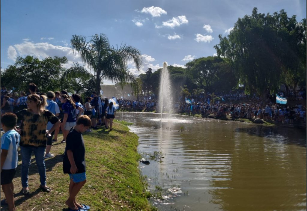 ZARATE FESTEJÓ: Decenas de miles de zarateños cantaron y bailaron por ...