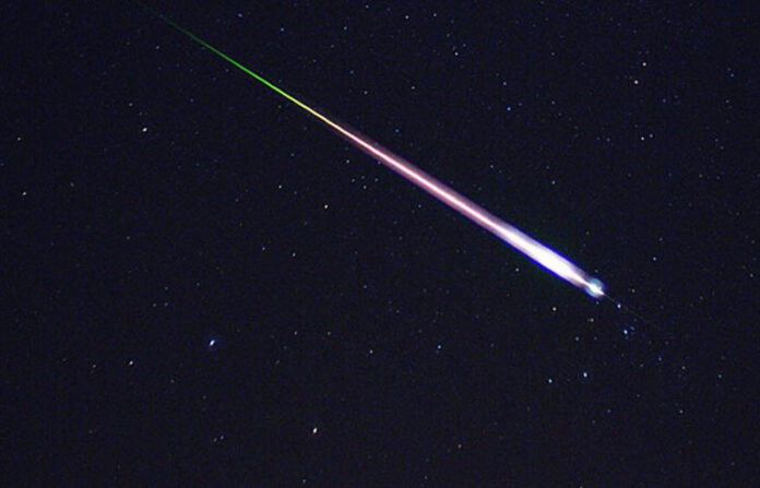 ASTRONOMÍA: Restos de cometa impactan con la atmósfera de la Tierra - EL DEBATE